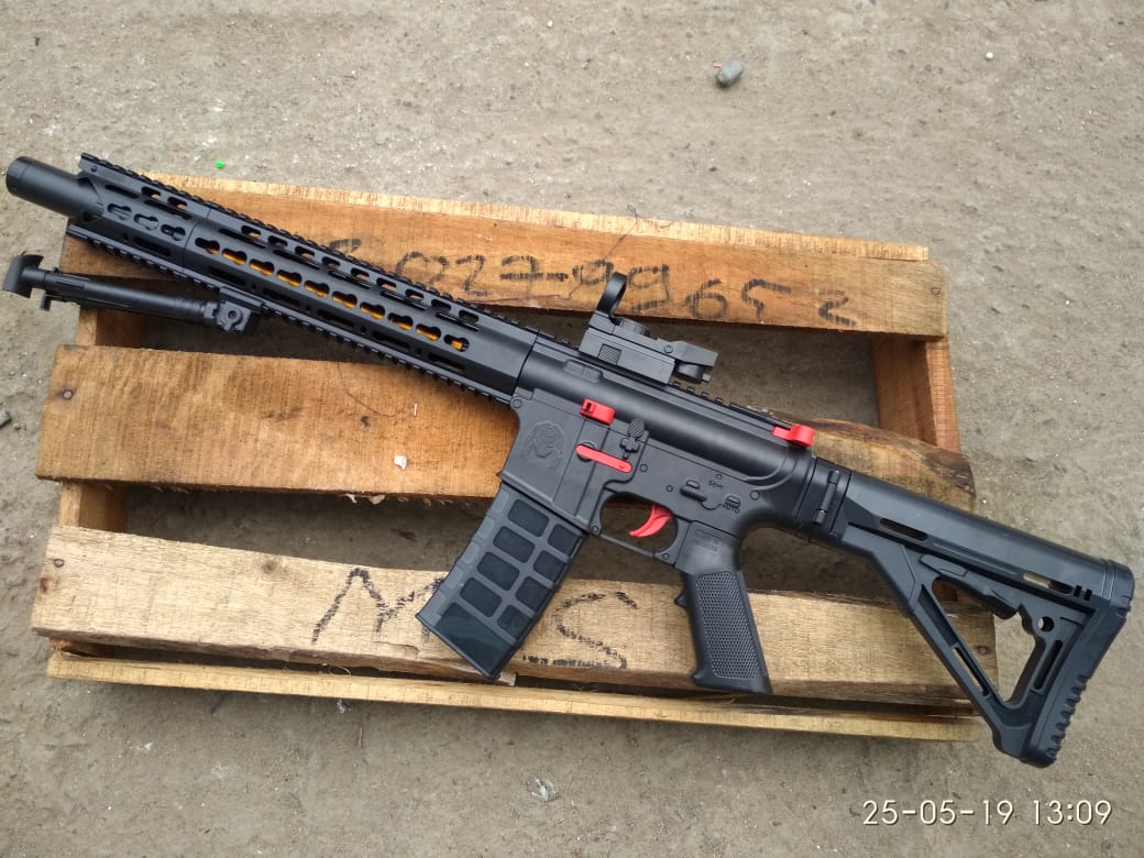 jual airsoft gun m4 predator wirecutter dengan holosight 552