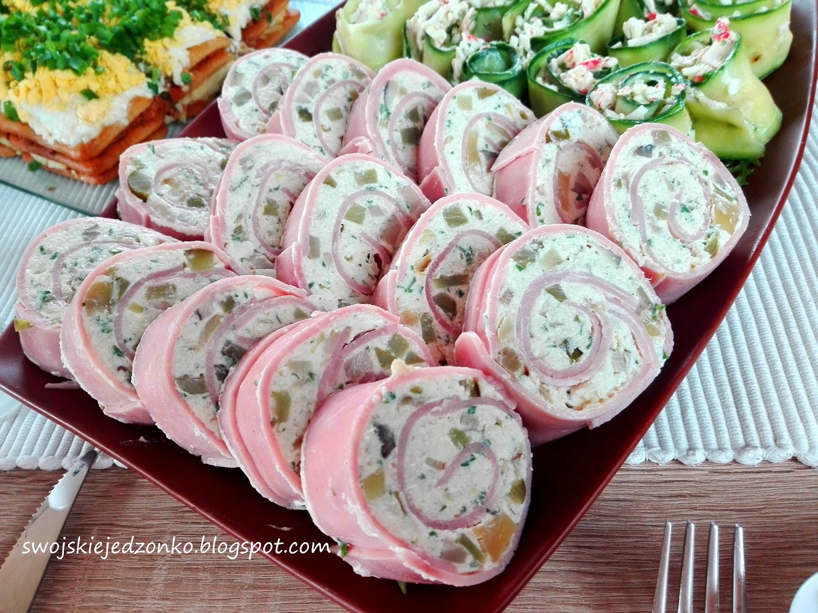 Rolada z szynki -idealna przekąska na imprezę - Swojskie jedzonko