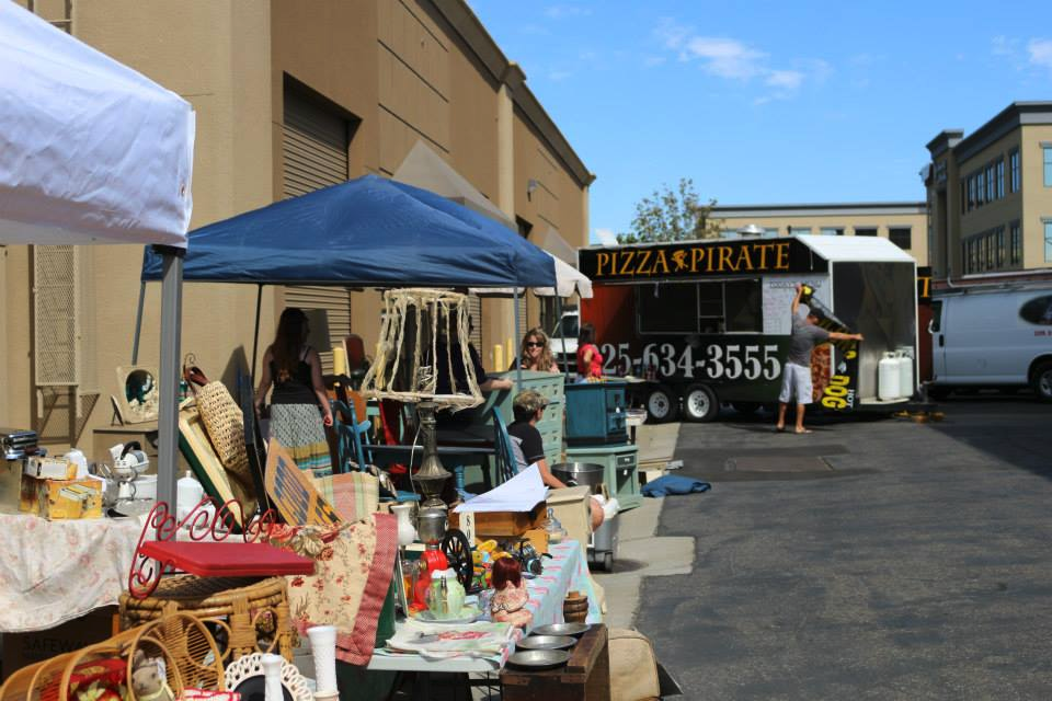 Cochran's Collector's Guide: Taking it outside: Parking Lot Flea Markets
