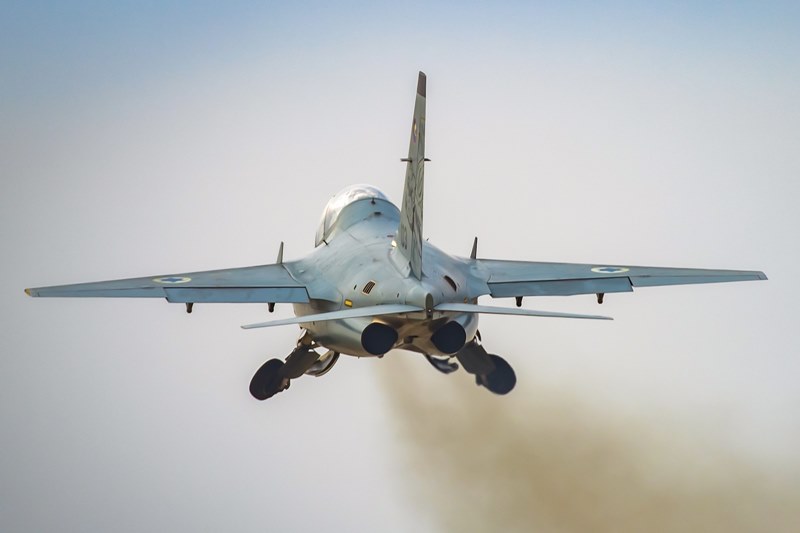 Young Israeli fighter pilots fly M-346 in simulated combat missions ...