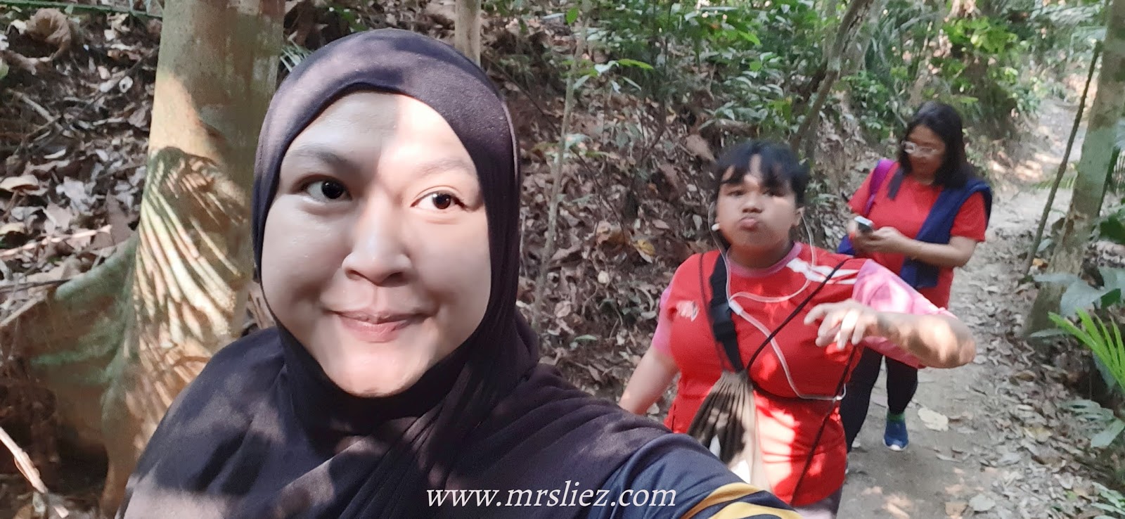 Power Betul Qaseh dan Niyaz ~ Hiking Di Taman Eco Rimba Kota Damansara - MRSLIEZ.COM