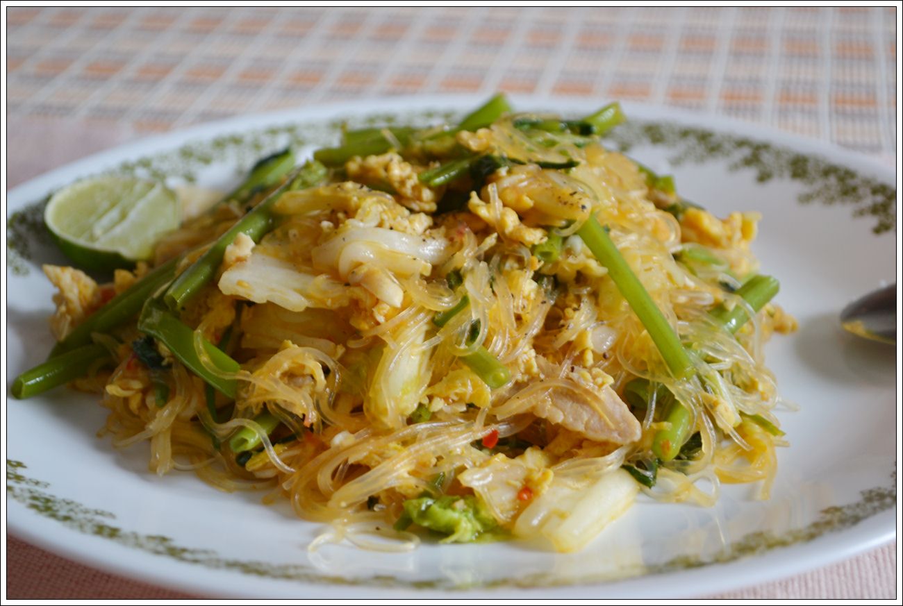 Cooking and Baking with MaeJJ: Fried Tang Hoon with Seafood Sauce