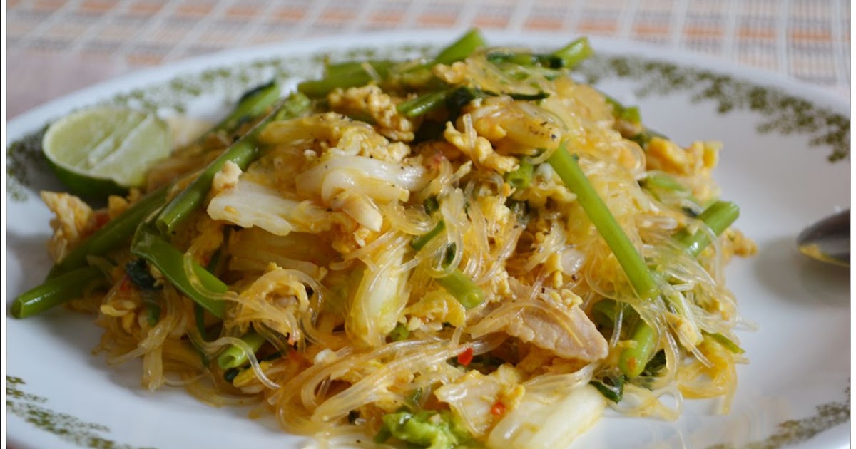 Cooking and Baking with MaeJJ: Fried Tang Hoon with Seafood Sauce