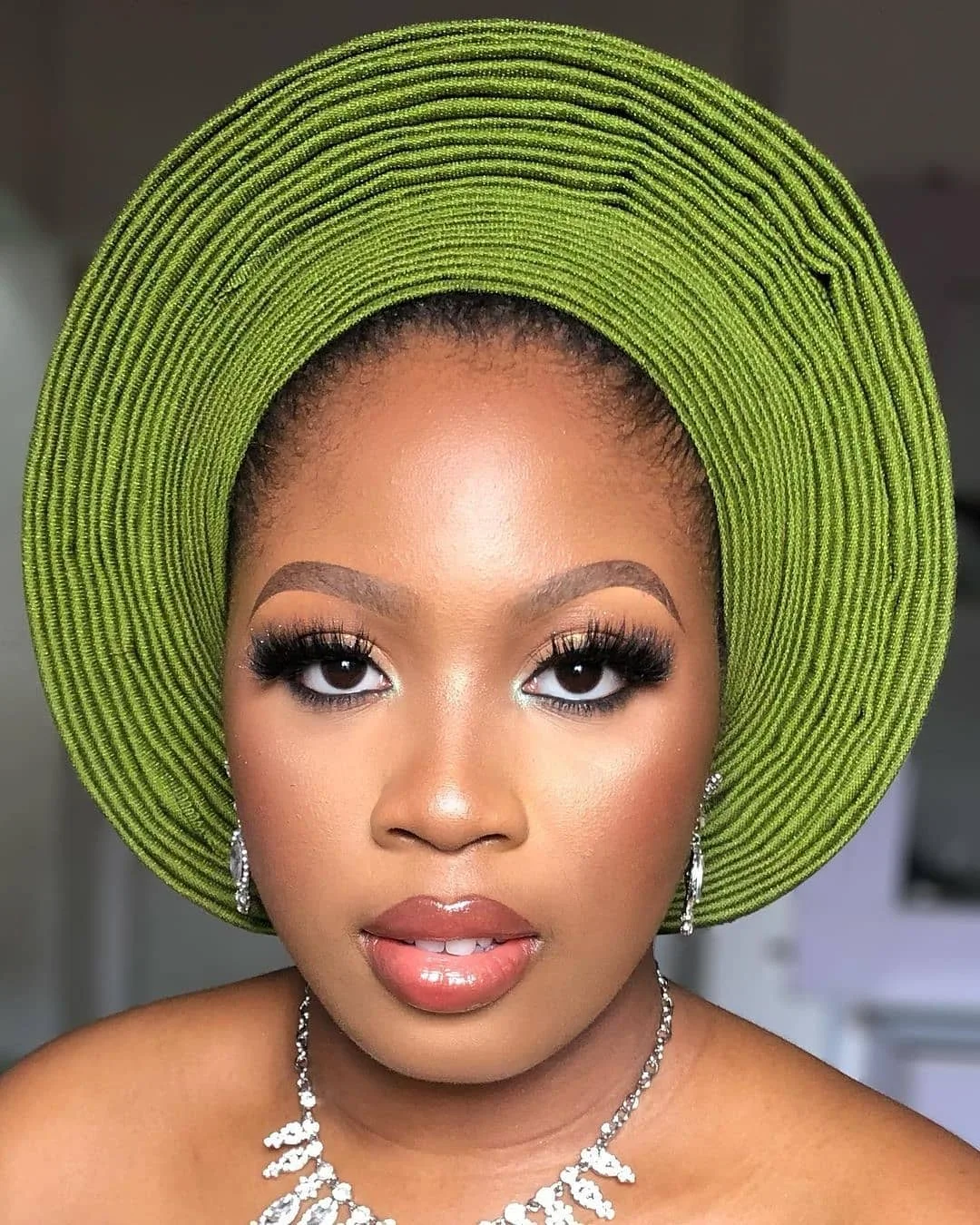 Beautiful Makeup and Gele Ideas for Nigerian bridal excellence.