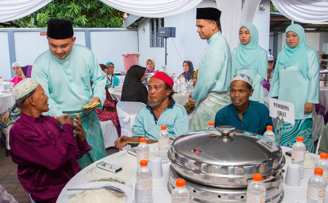 Ekspres Perdana labur RM16 Juta untuk 16 bas baru ~ MALAYSIAN NEWS CHANNEL