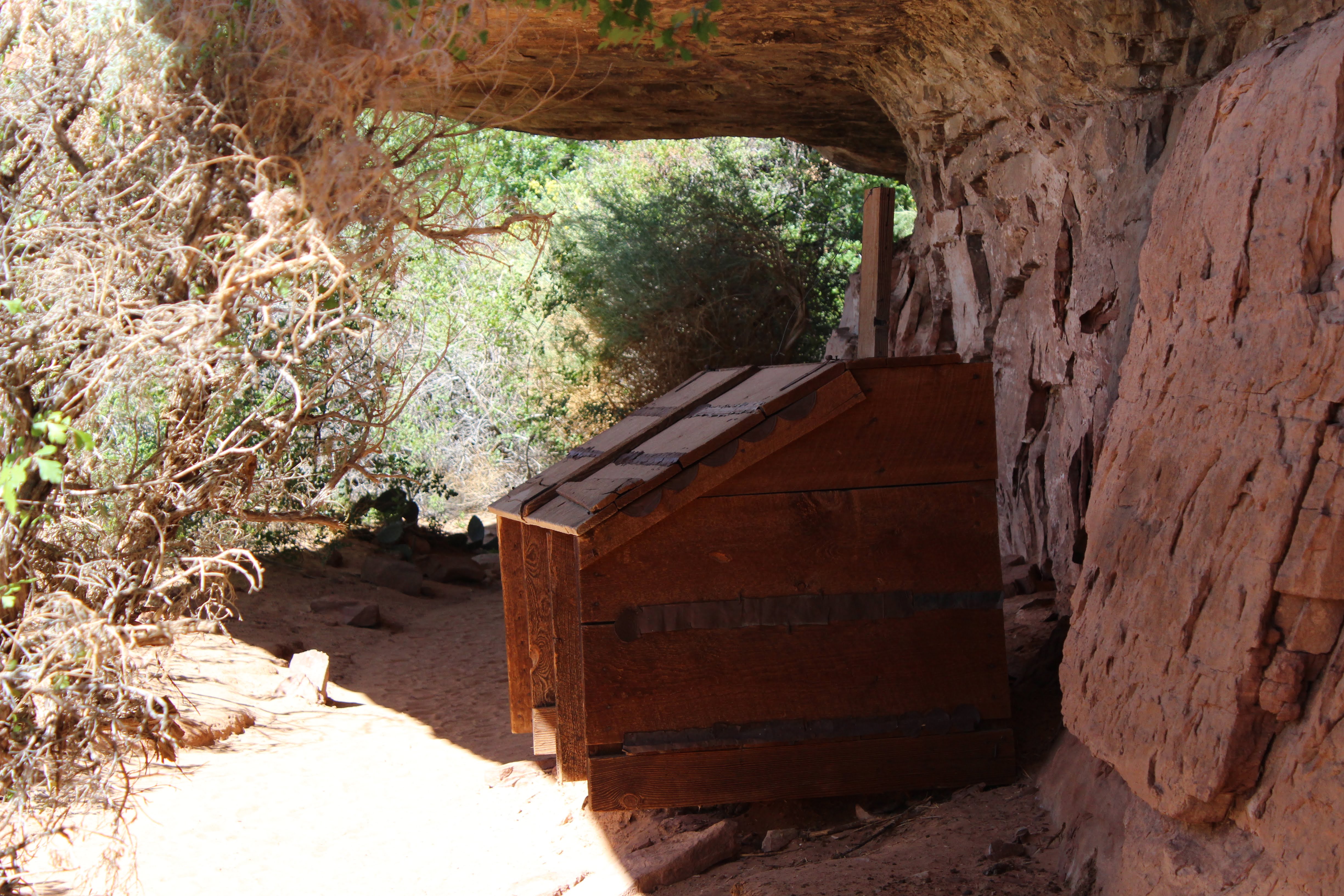 To Behold the Beauty: Canyonlands Needles District: Cave Spring Trail