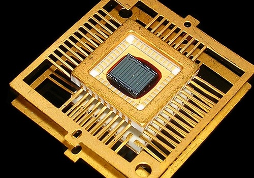 Gold and silver from scrap: Recycling gold from electronic waste