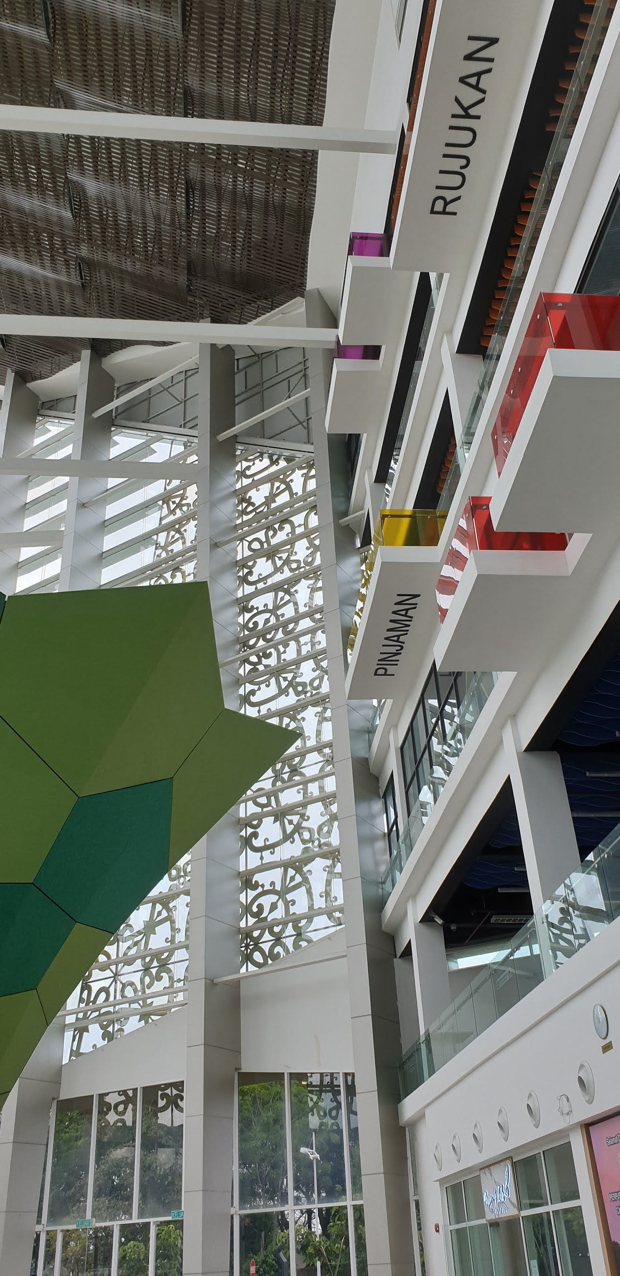 Mari Membaca di Perpustakaan Tanjung Aru, Kota Kinabalu, Sabah