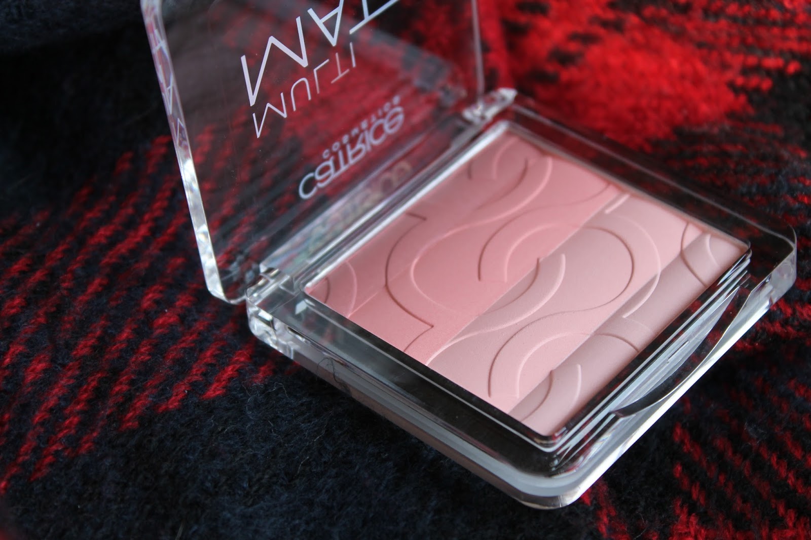 CATRICE - LOVE, ROSIE! & ESSENCE - BERRY ME UP!, MAT RUMENILA ...