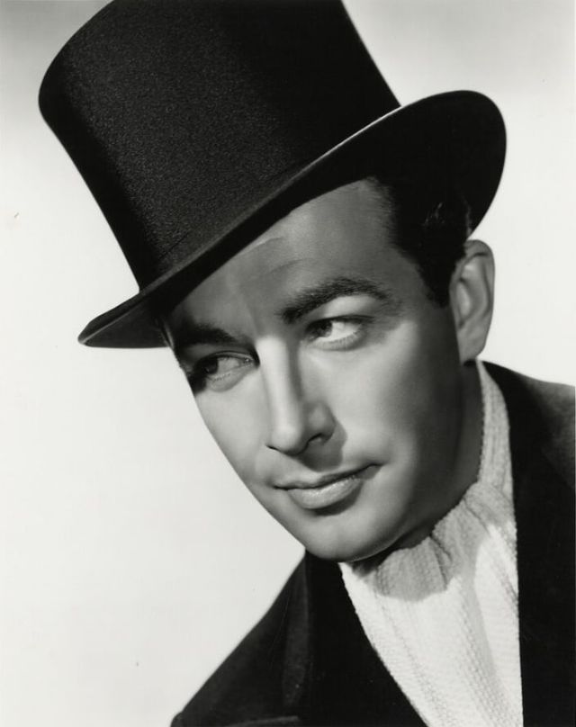 Fabulous Portrait Photos of a Young and Handsome Robert Taylor in the ...
