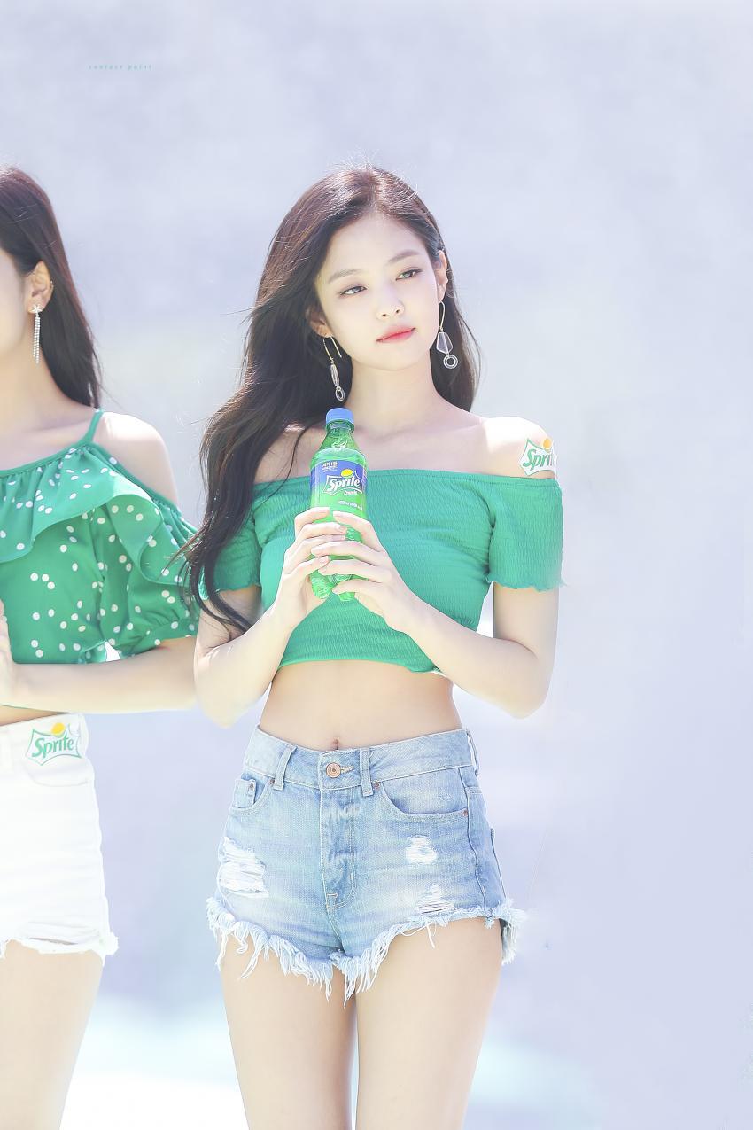 더워서 올리는 블랙핑크 제니 스프라이트