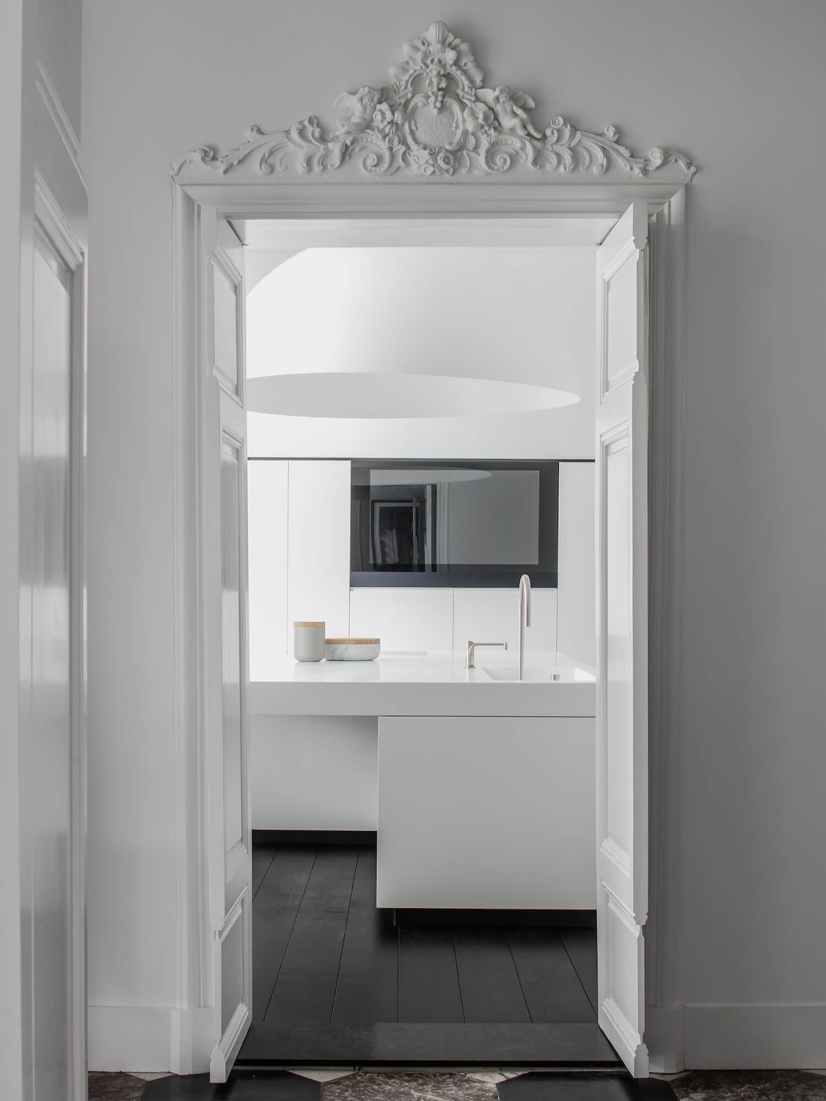 Monochrome House by Studio Niels