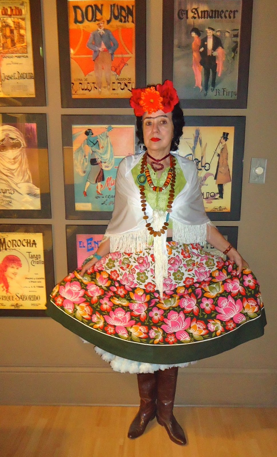 * T h e * V i s u a l * V a m p *: Two Fridas