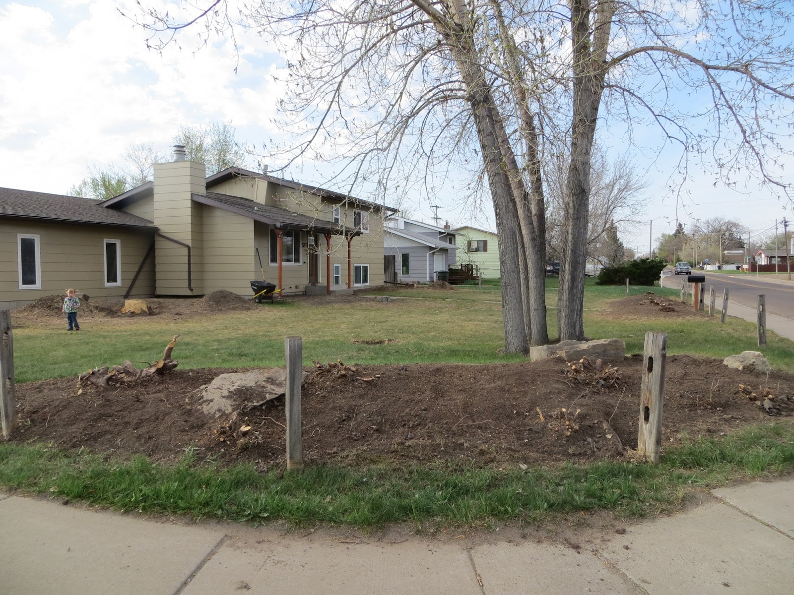 Life with the Houston's: Front yard demo.