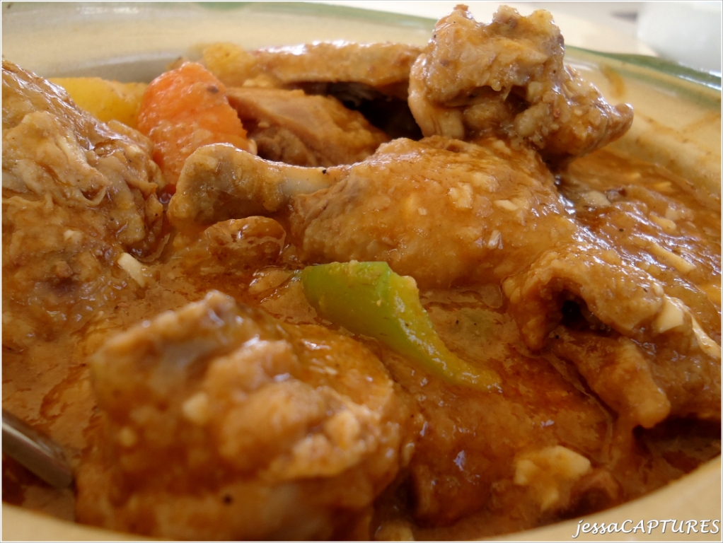 the traveller & her thoughts: KUTING REEF beach resort