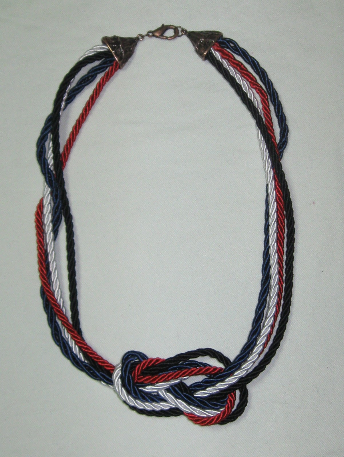 Luz Weber: PAP - Como fazer colar com cordão de São Francisco