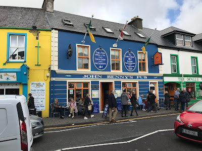 Musings Over a Barrel: Irish Pubs