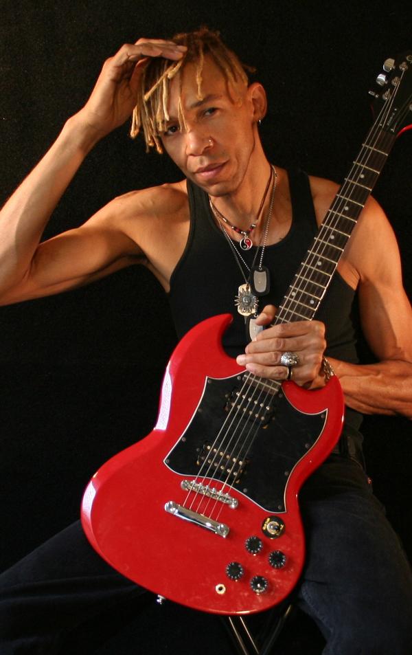 Zona Rock Dan Metal : DOUG PINNICK