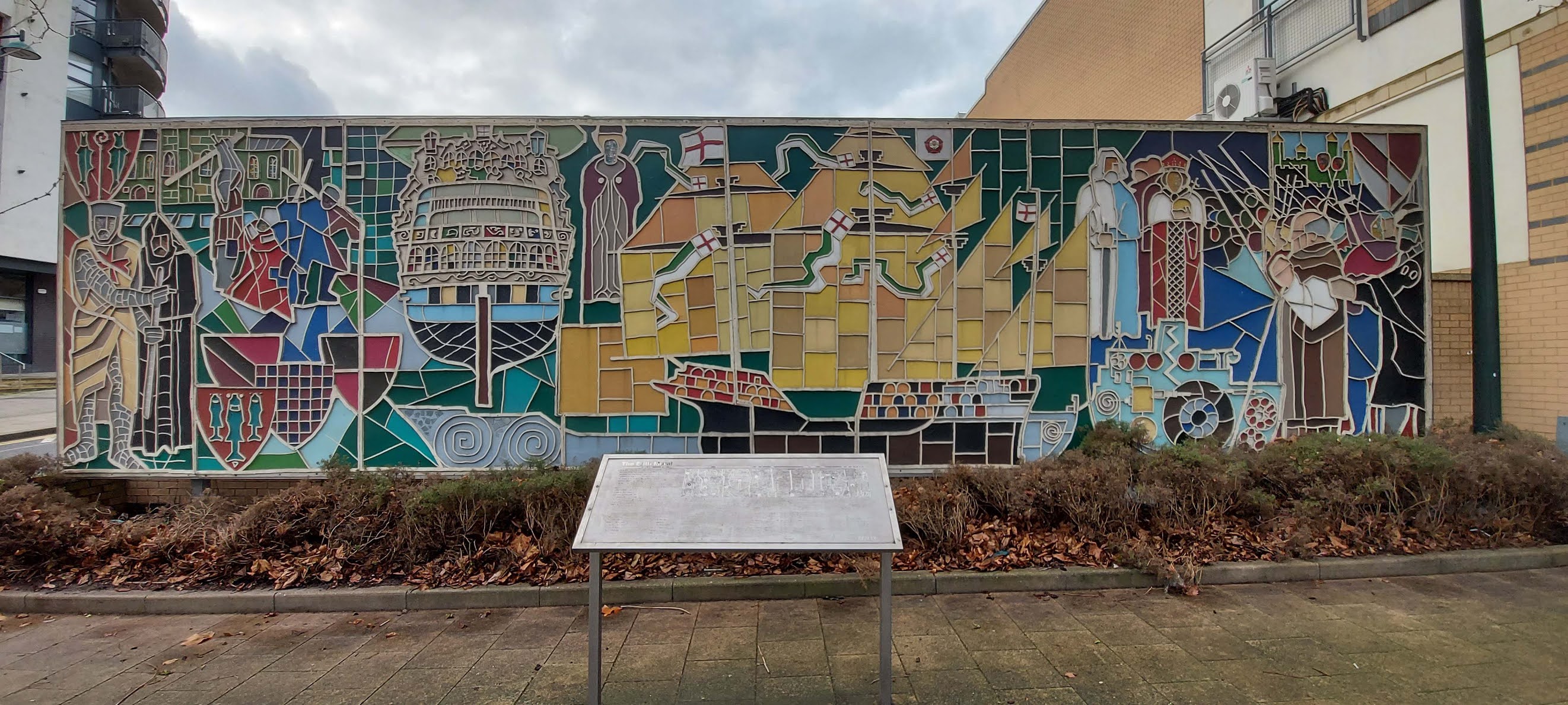 Arthur Pewty's maggot sandwich: The Thames Hovercraft.