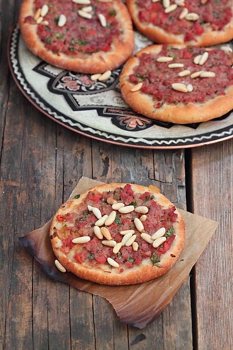 الصفيحة باللحم المفروم Safiha au sumac