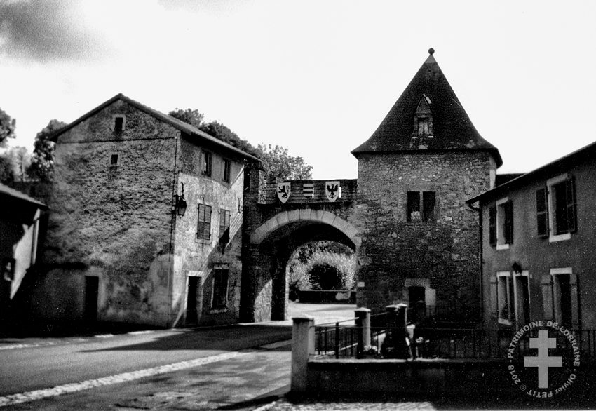 PATRIMOINE DE LORRAINE: RODEMACK (57) - Remparts médiévaux