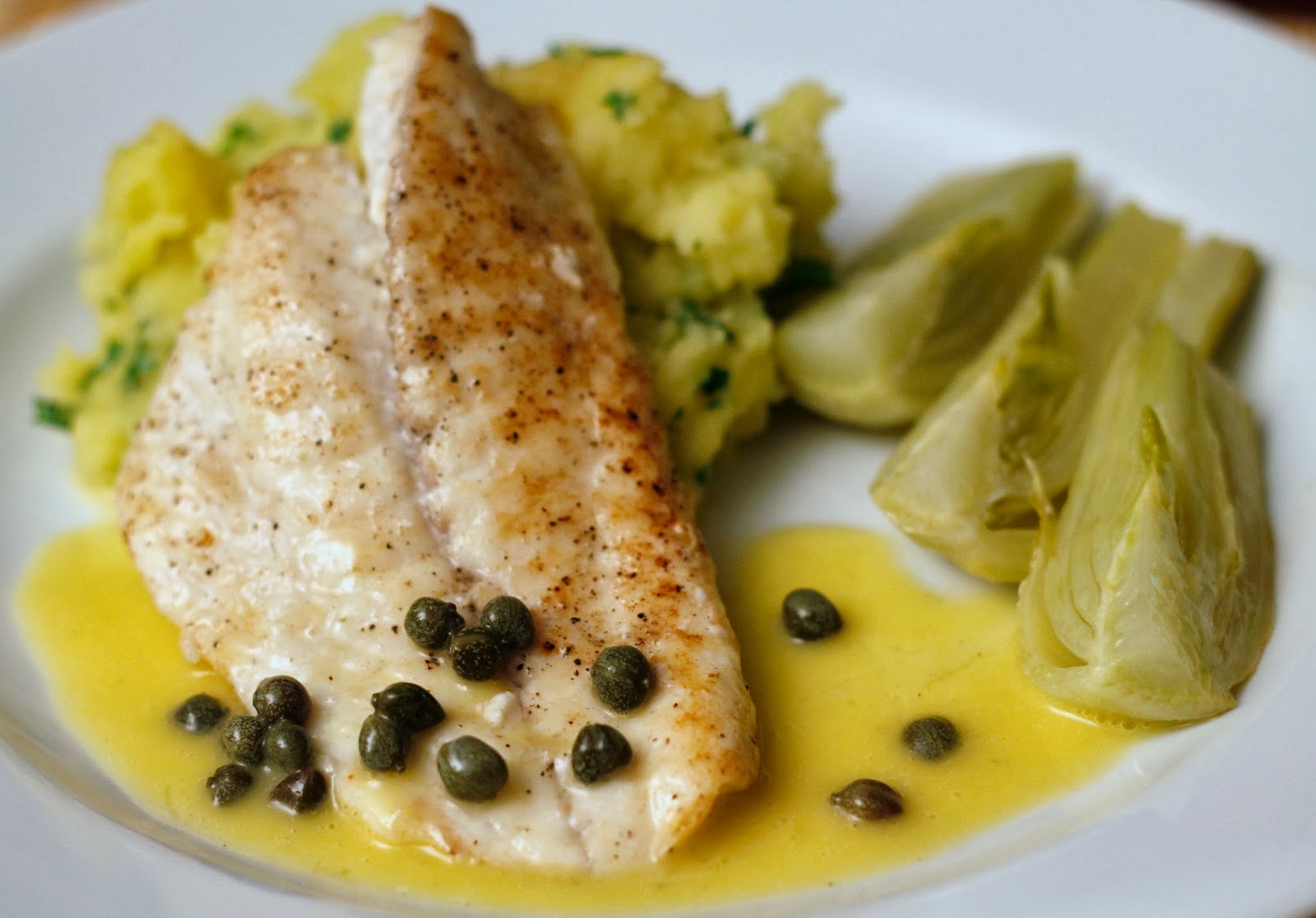 Fra kjøkkenbenken: Fest i hverdagen - piggvar med beurre blanc