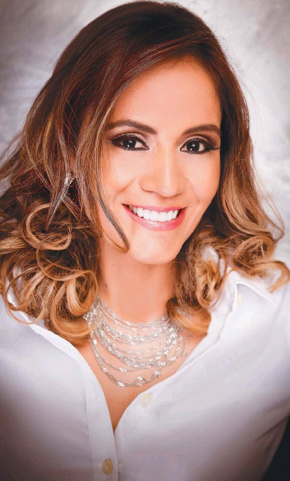 Carly Arias Conductora de Gigavision | Conductoras de la television ...