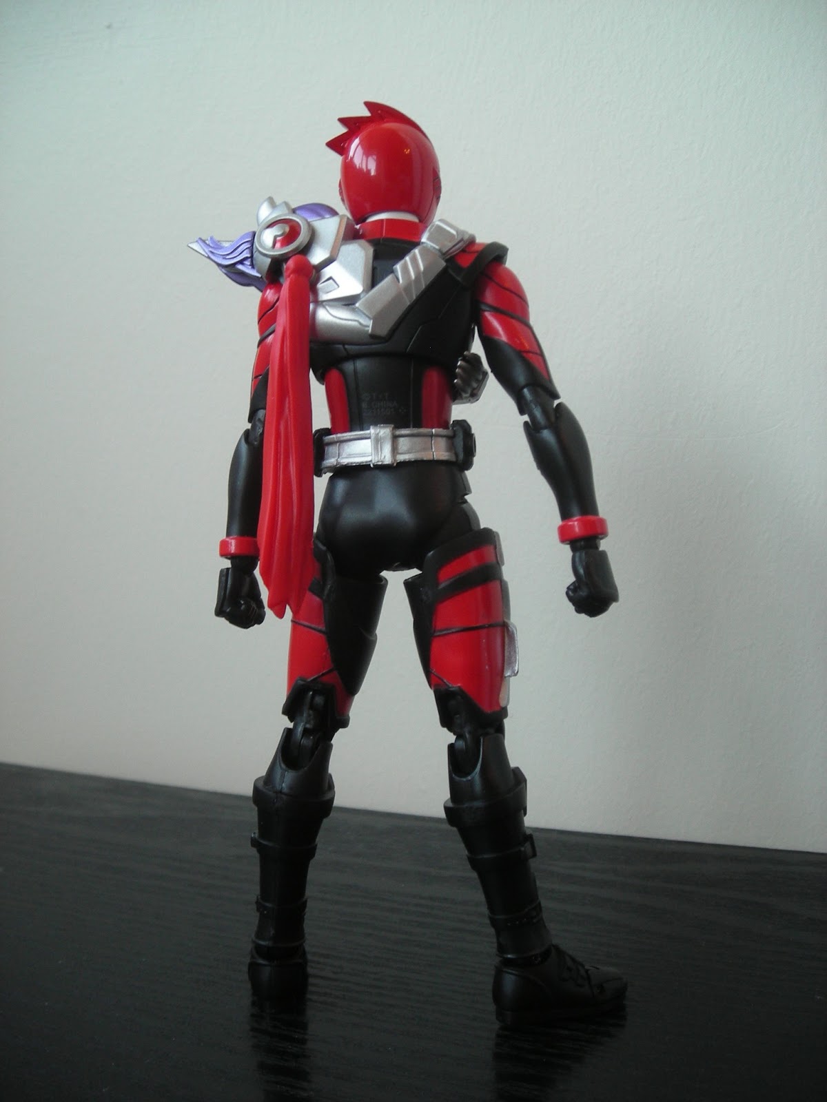 My Shiny Toy Robots: Toybox REVIEW: S.H. Figuarts Super Akiba Red