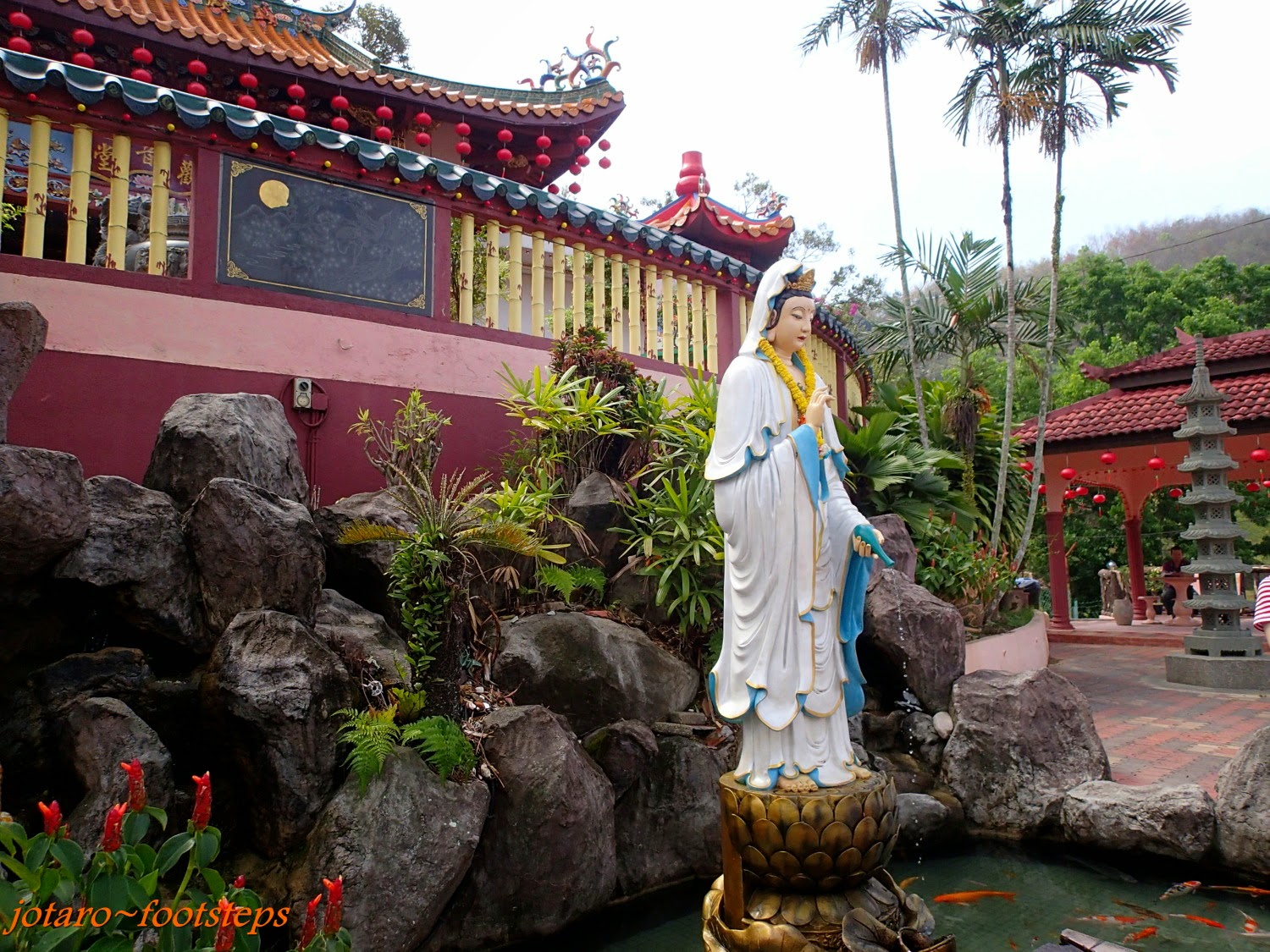 Footsteps - Jotaro's Travels: Sites : Sak Dato Broga Temple (石拿督庙)