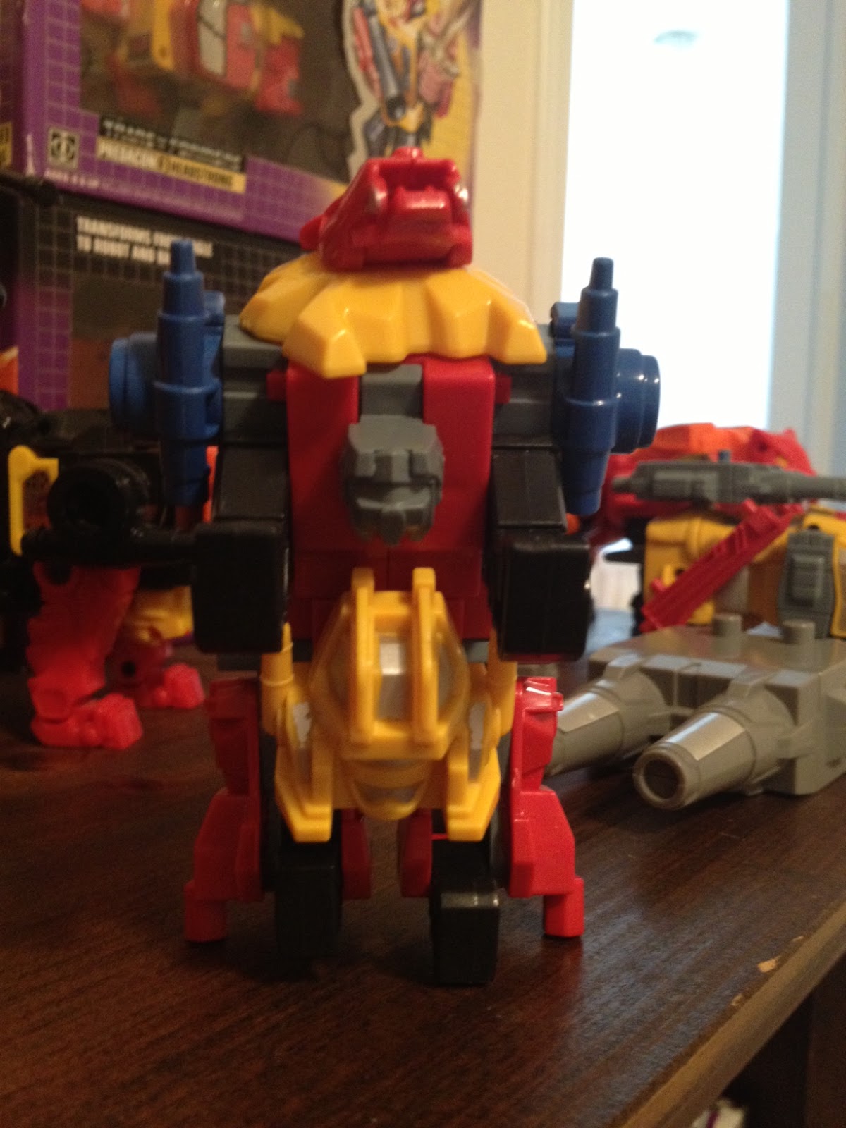 A Transformers Blog - My Life In Collecting: G1 Predaking / Reissue ...