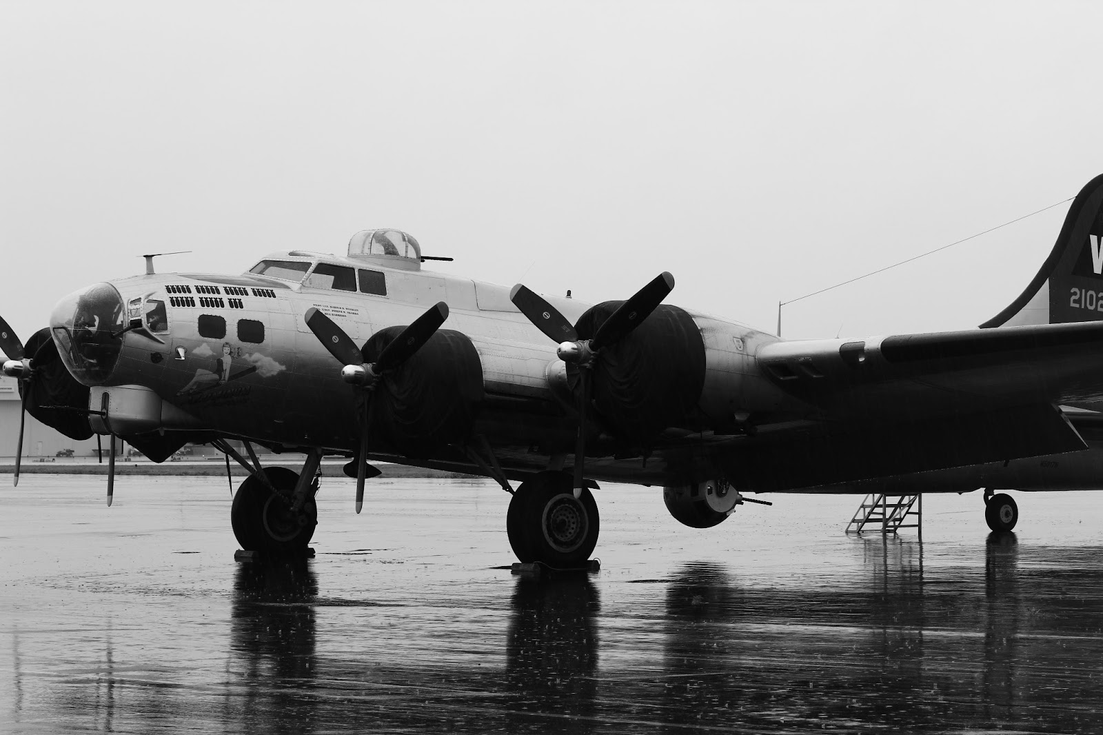 The Aero Experience: Sightings: EAA's B-17 "Aluminum Overcast" Walkaround