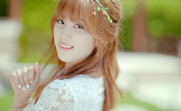 Taste of wind ~~~: Happy birthday to my lovely Apink leader,Park Chorong !!