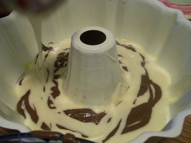 Full Bellies, Happy Kids: Bolo Marmore - Marble Cake Full Bellies, Happy Kids: Bolo Marmore - Marble Cake