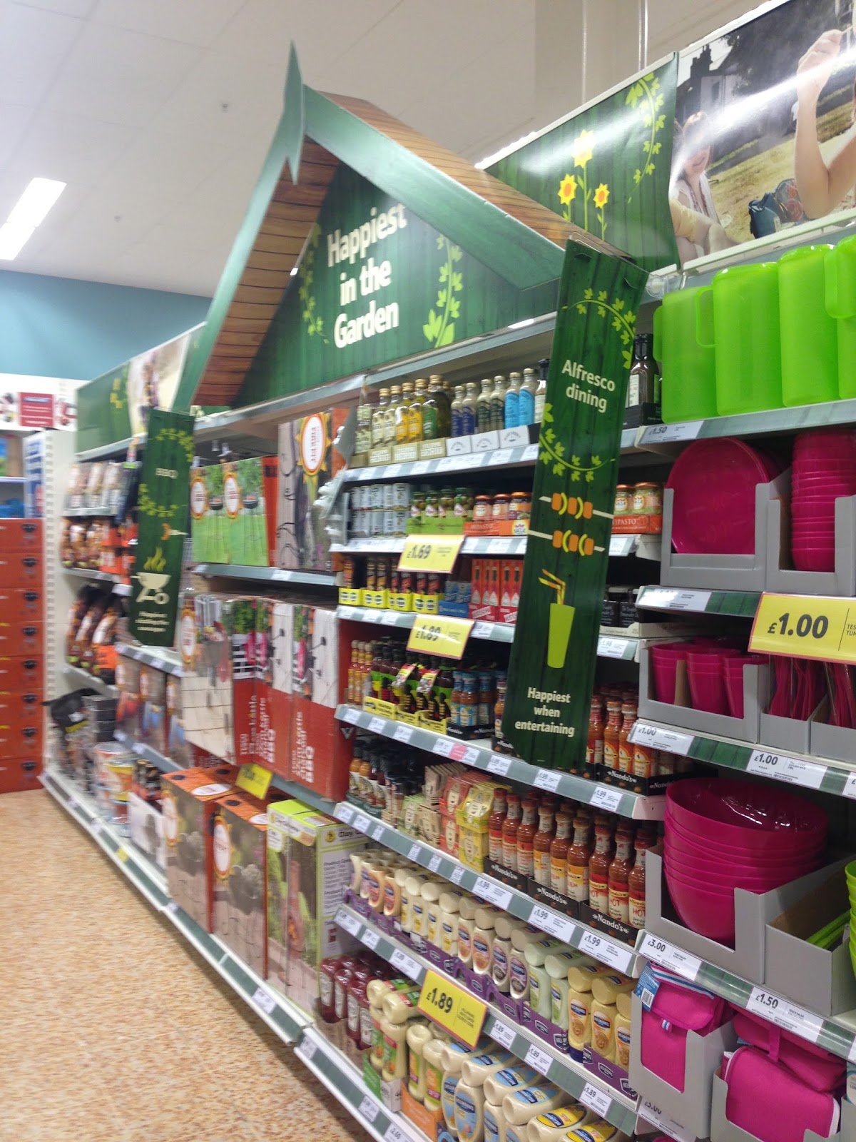 MESH IN-STORE INSPIRATION: Tesco Summer Aisle