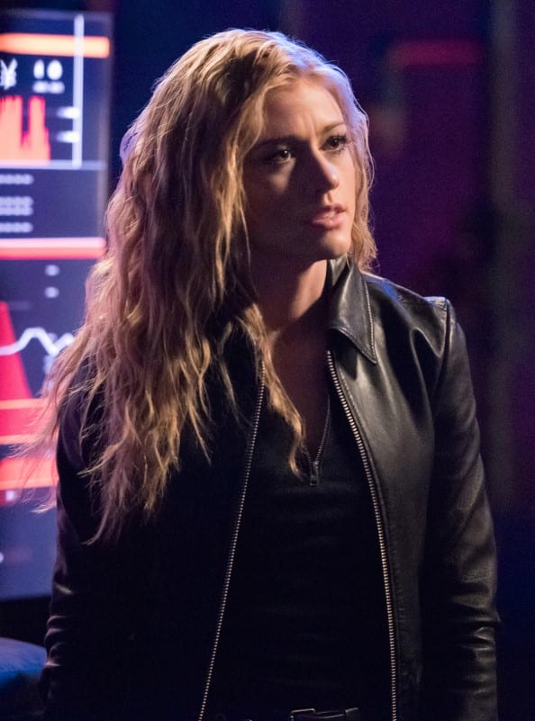 SNEAK PEEK : "Green Arrow and the Canaries"