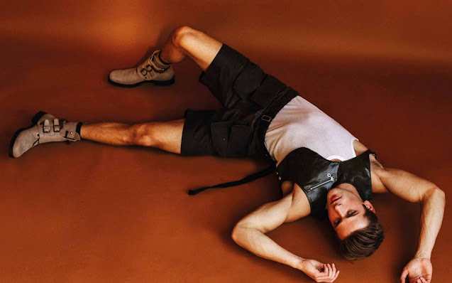 Wyatt Engeman modela los esenciales fuera de lo común esta temporada ...