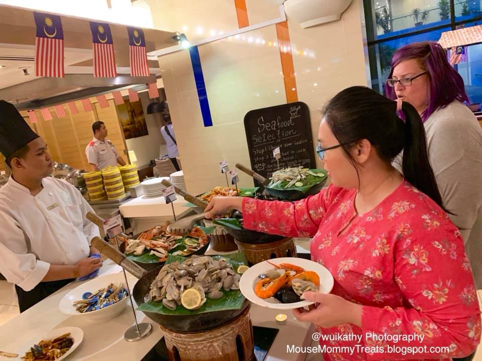 Fantastic Merdeka Buffet Dining Celebration With Family At Four Points ...