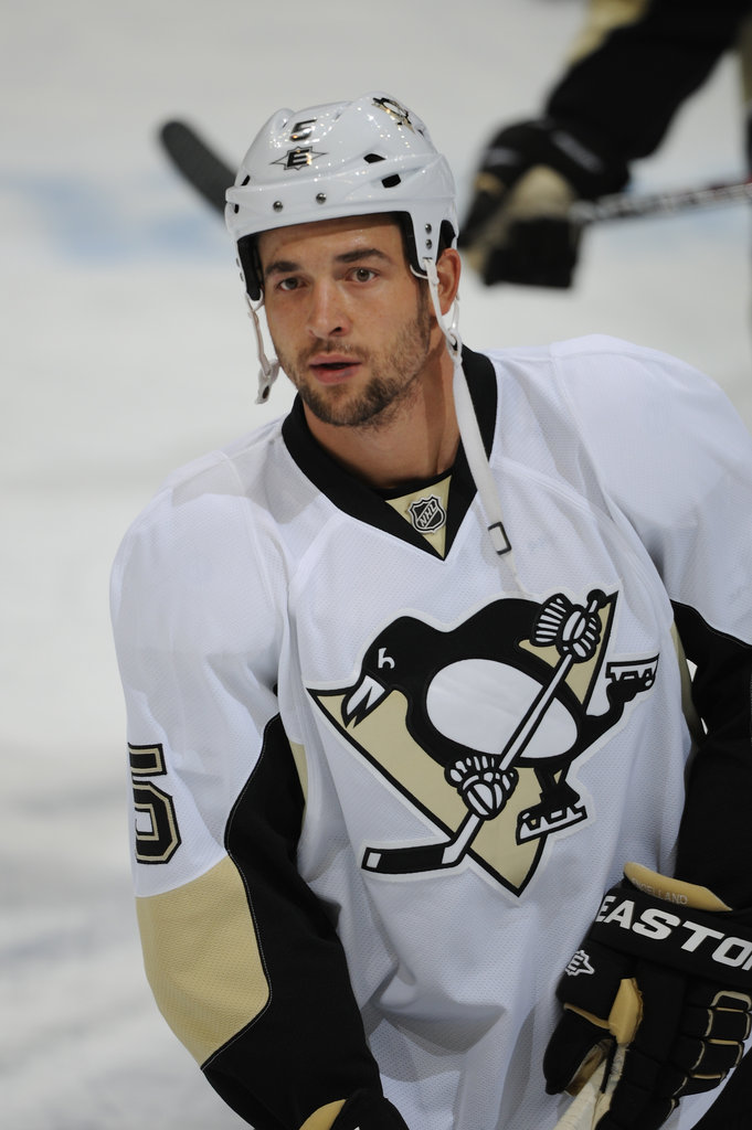 HOCKEYPUCK DELUXE: DERYK ENGELLAND
