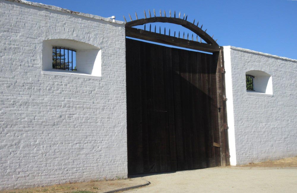 The Intrepid Tourist: SUTTER’S FORT IN SACRAMENTO, CALIFORNIA, Guest ...