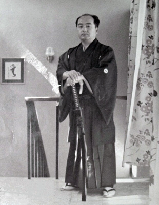 Familia Mabuni. Tradición del Budō de Okinawa: 摩文仁 賢栄