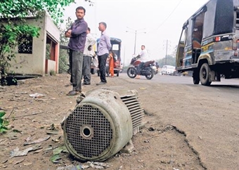 Aluminium Plant Safety: air compressor explodes injures worker....