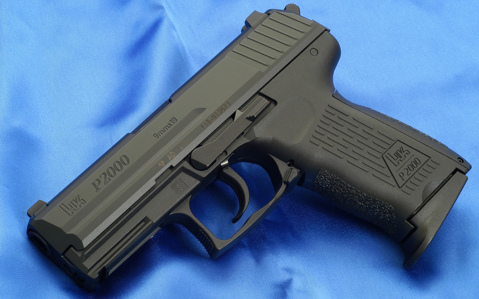 Sala de Armas: 188 fotos variadas de Pistolas