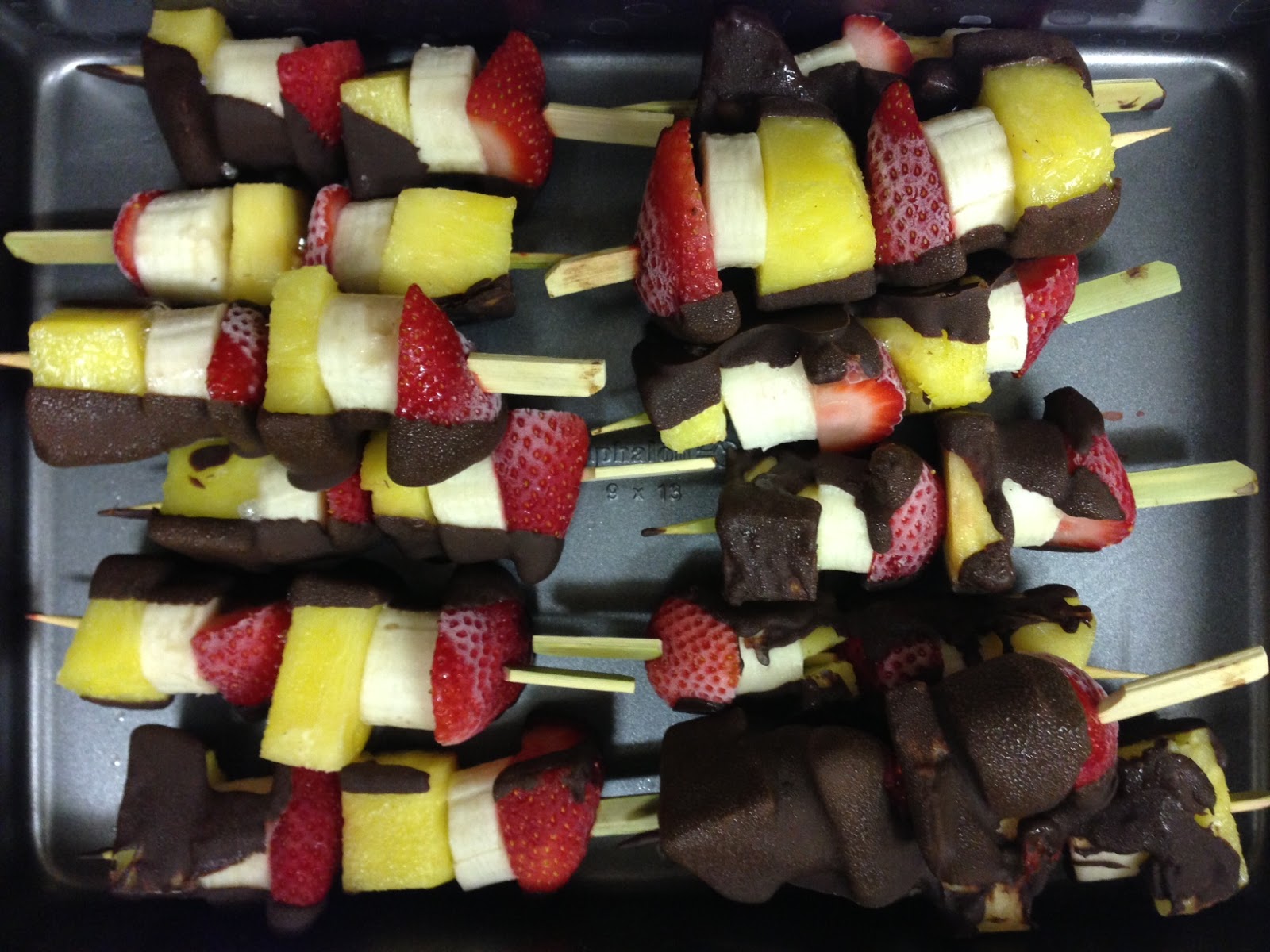 Pots, Pans & Paintbrushes: Chocolate Covered Banana Split Skewers