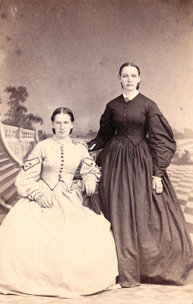 30 Elegant Photos Show the 1860s Women’s Dress Styles | Vintage News Daily