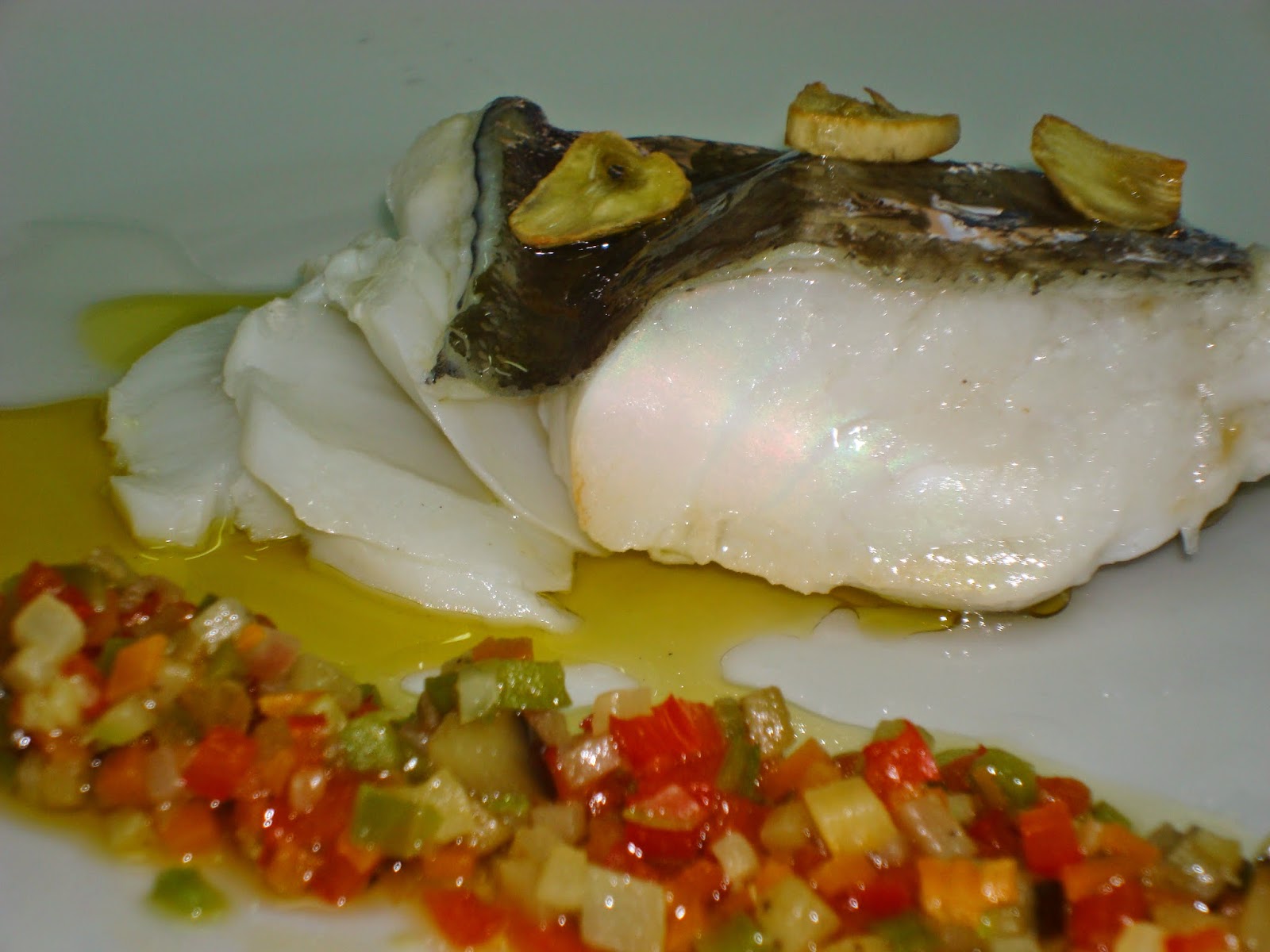 COCINA DE CEUTA: BACALAO CONFITADO CON BRUNOISE DE RATATOUILLE