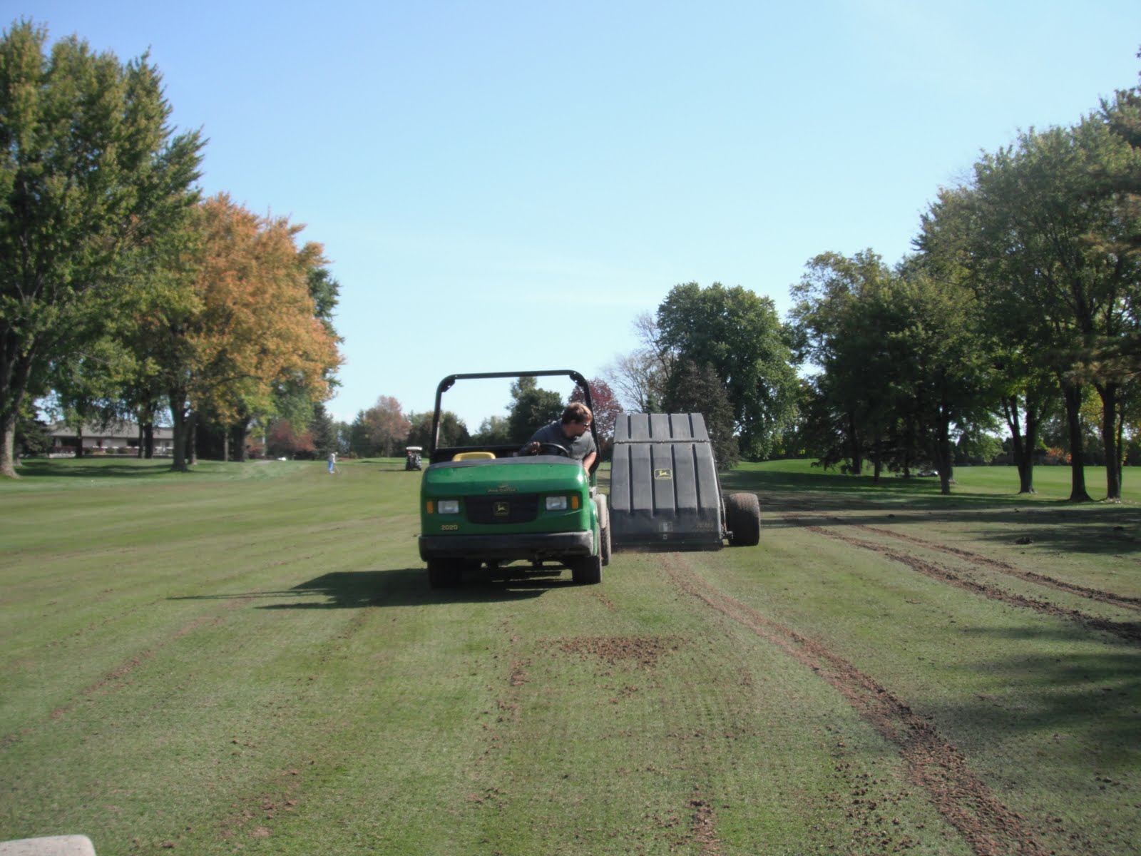 Ridgeway Country Club Turfgrass Management: Fairway Aerification