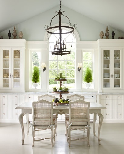 702 Hollywood: Kitchens to Love