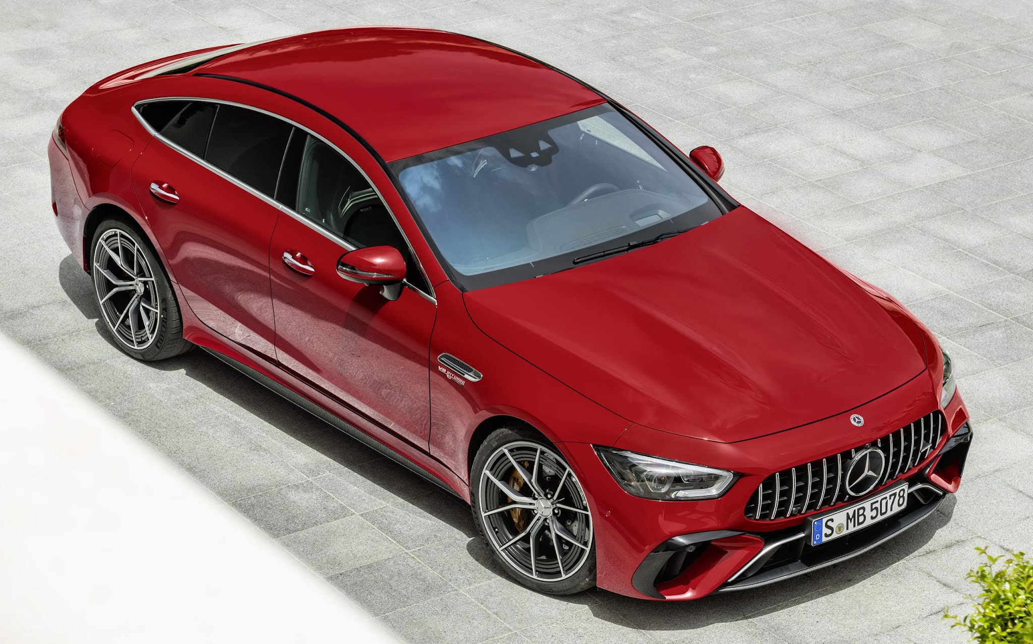 Mercedes-AMG GT 63 SE Performance reúne 843 hp em híbrido plug-in