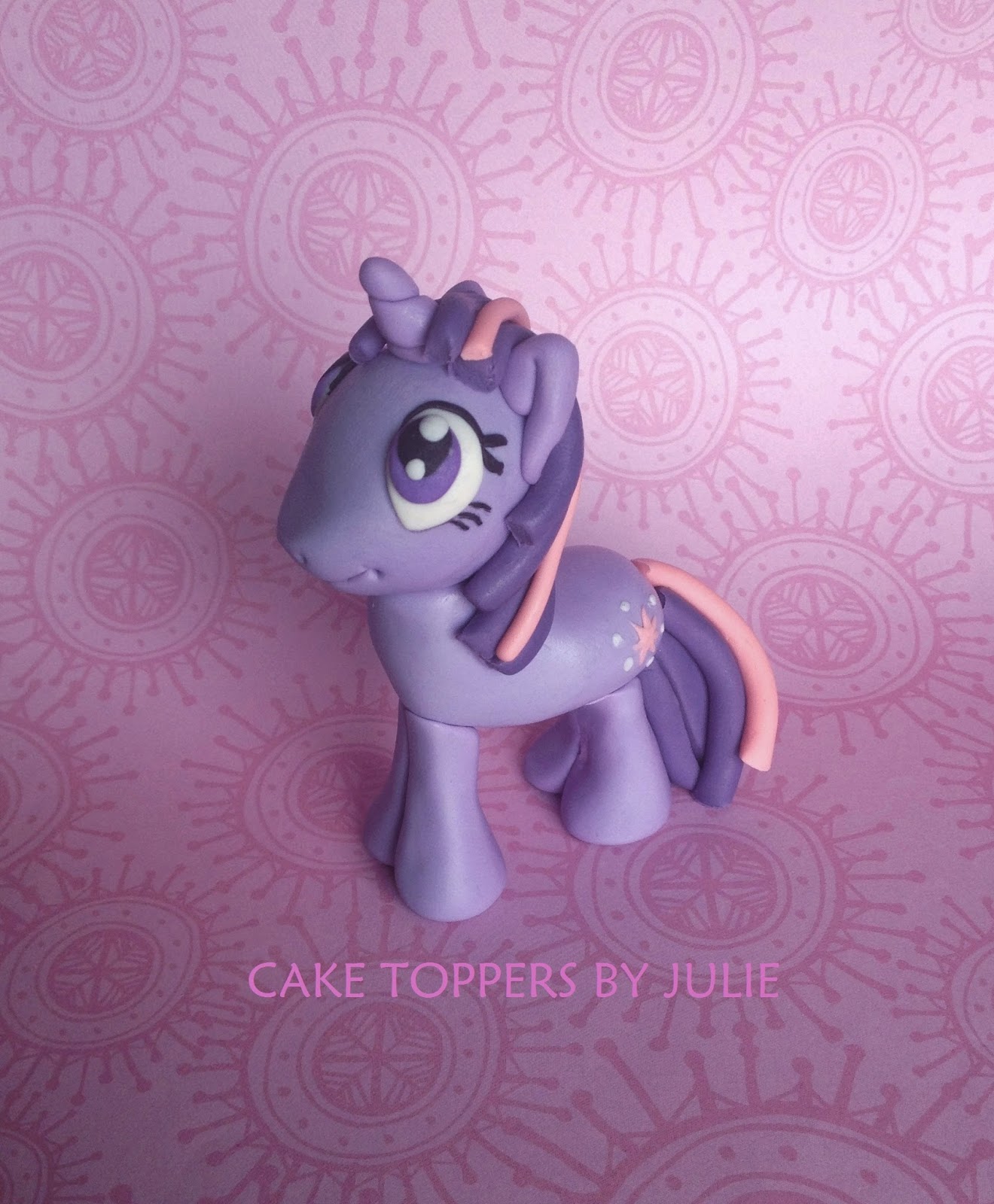 Custom Cakes by Julie: March 2014