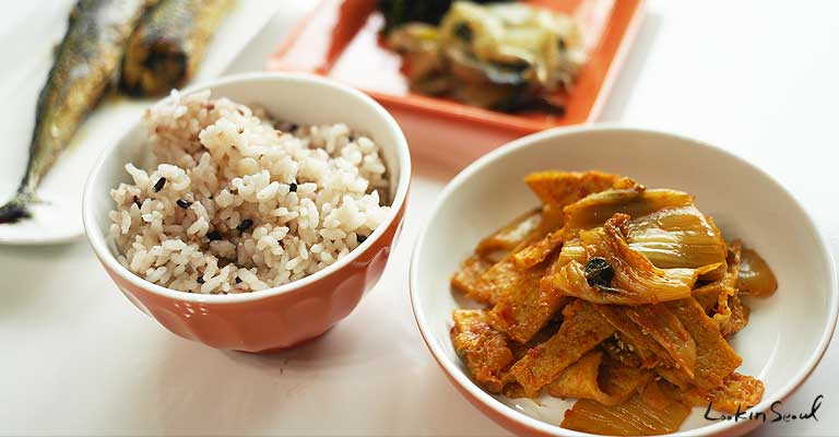 How to make Fried fish cake with Kimchi - lookinSeoul